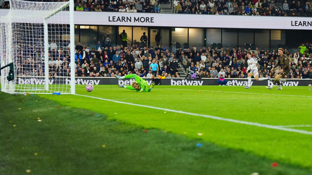 Fulham FC - Vote Wilson for Premier League Goal of the Month!