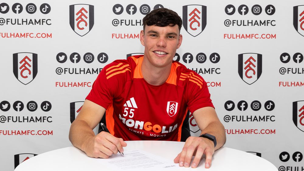 Fulham FC - Donnell Signs New Deal