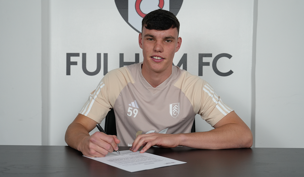 Fulham FC - Chris Donnell Signs