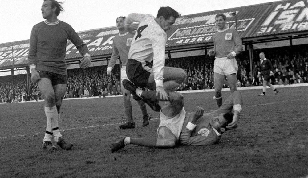 Fulham FC - Sir Bobby Robson