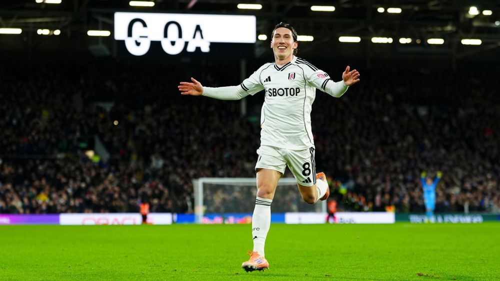 Fulham FC - Wilson wins PFA Fans' Player of the Month