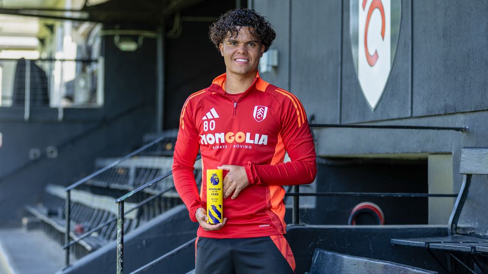 Fulham FC - Quashie wins Scholar of the Year