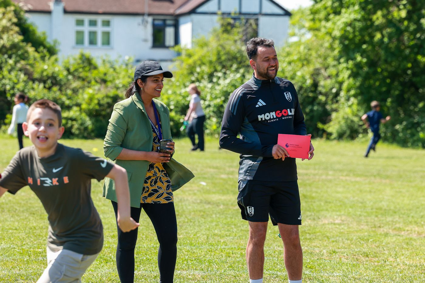 Fulham FC - Fulham FC Foundation Coach making an impact in the classroom